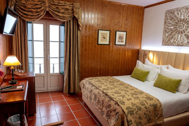 Hotel Charmoso Com Vistas Deslumbrantes Do Quarto - Marvão