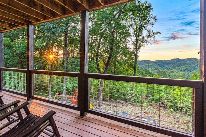 Gorg Views +King Beds +Bunks +Fam Vacay +Dogs - Pigeon Forge, TN