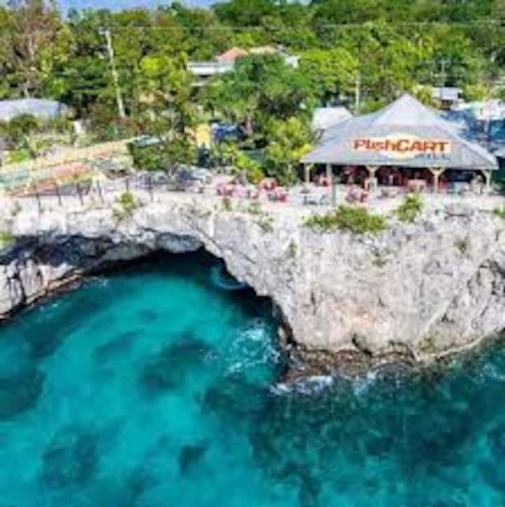 Entire House Sleeps 2-13 West End Road Negril - Negril