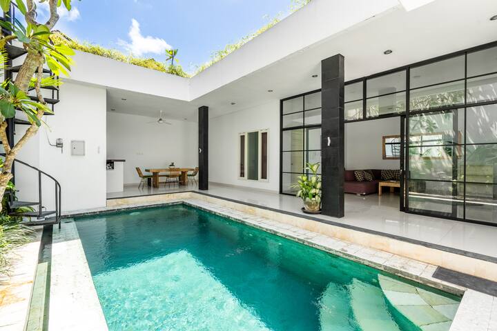 Family 2br Pool Villa In Berawa Near Beach - Canggu