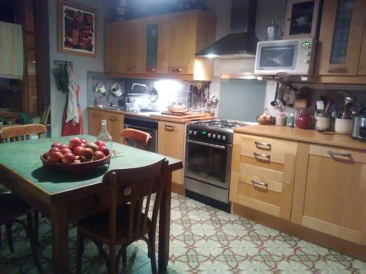 Chambre Avec Sdb Privée Dans Maison Avec Piscine - Romans-sur-Isère