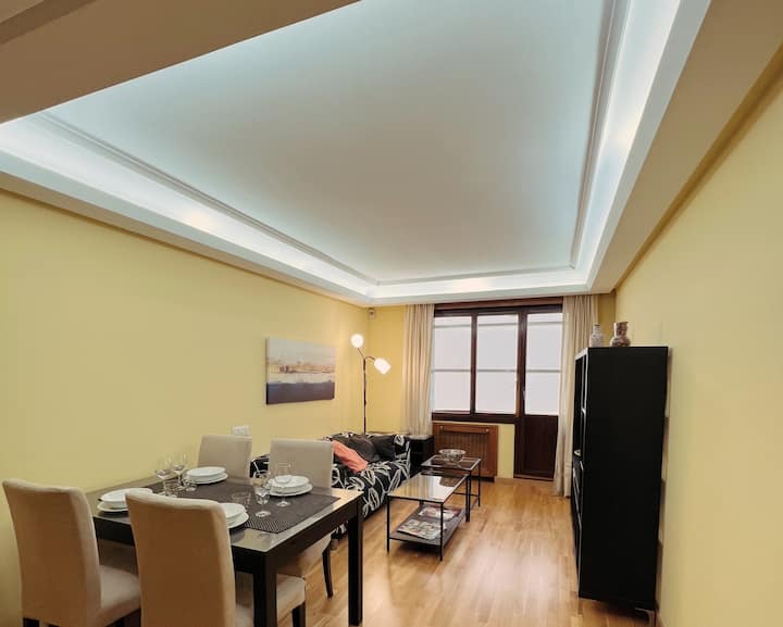 Cozy Apartment In Oviedo City Center (Uría Stree) - 오비에도