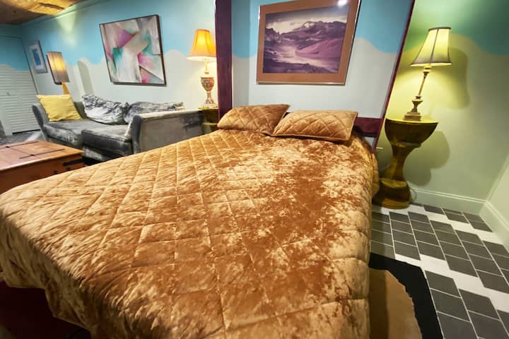 Lovely Private Suite W Soaking Tub, Right By Train - Camden, NJ