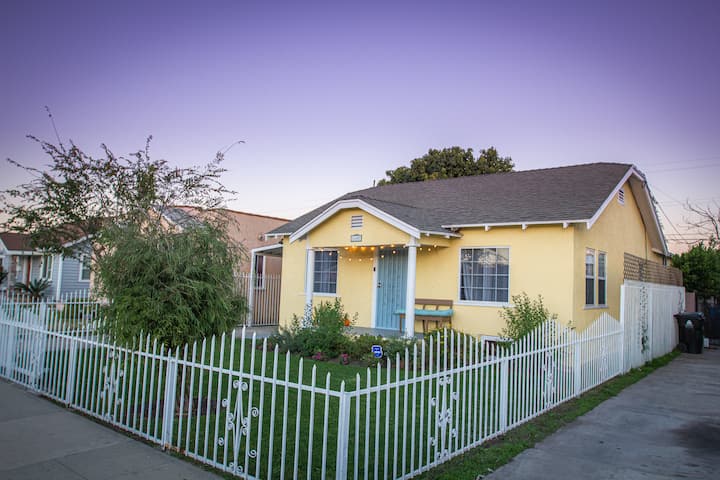 La Farm House Near Sofi/kia Forum/usc And More! - Los Angeles, CA