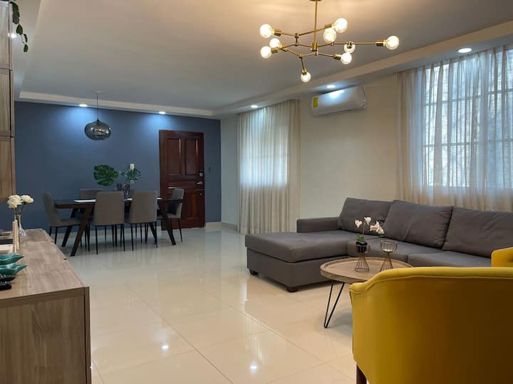 City Center/cozy/quiet Zone/comfy/spacious 2br Apt - Santo Domingo
