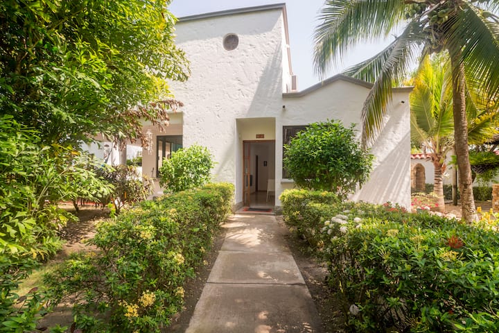 Private Family Villa Near Beach And Town - Santiago de Tolú