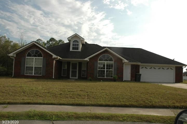 Lovely Homey 1 Bdrm, 1 Full Bath Min To Ft Stewart - Hinesville, GA