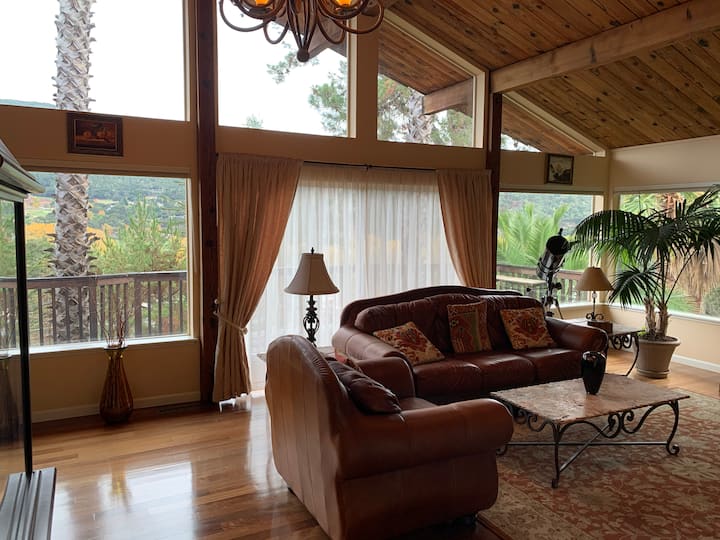 Garden Oasis In Beautiful Carmel - Big Sur, CA