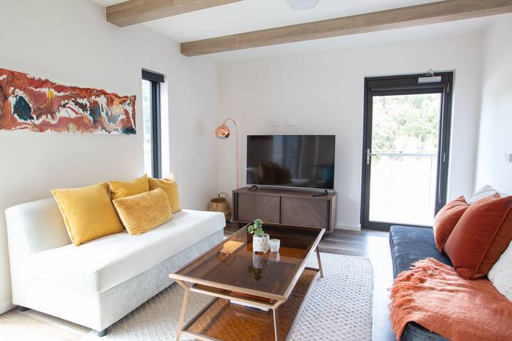 Eighty Seven On Byrnes | No.2 - Coastal Apartment - Flinders