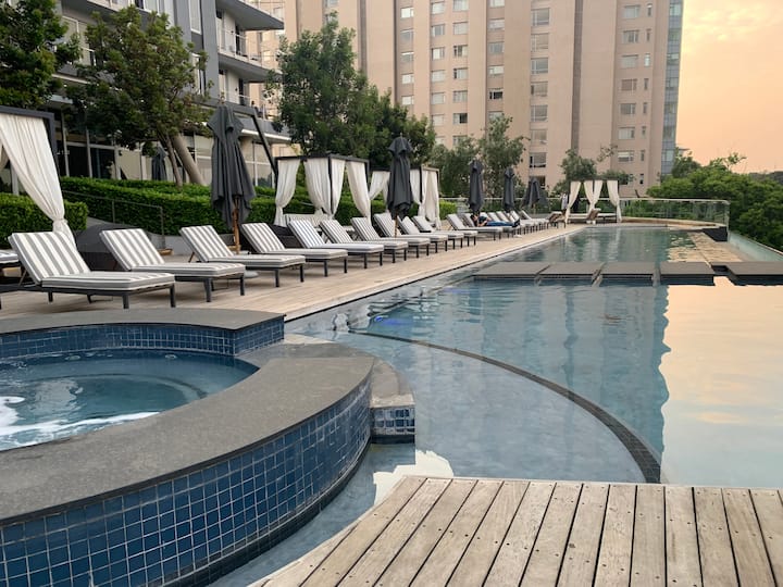 Modern 5-star Hotel Apartment In Sandton - Sandton