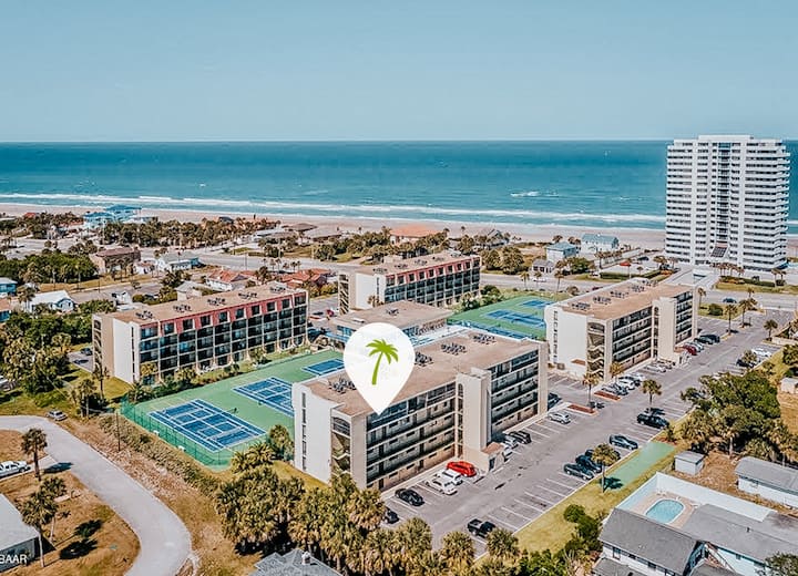 Large Beach-side Condo With Pickleball On-site - Daytona Beach, FL