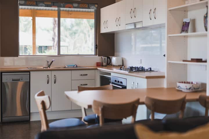 Banksia Park Cottages - Wombats Cottage - Kangaroo Valley