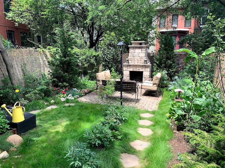 Kid-friendly, Sun-filled Haven With Giant Backyard - Brooklyn, NY