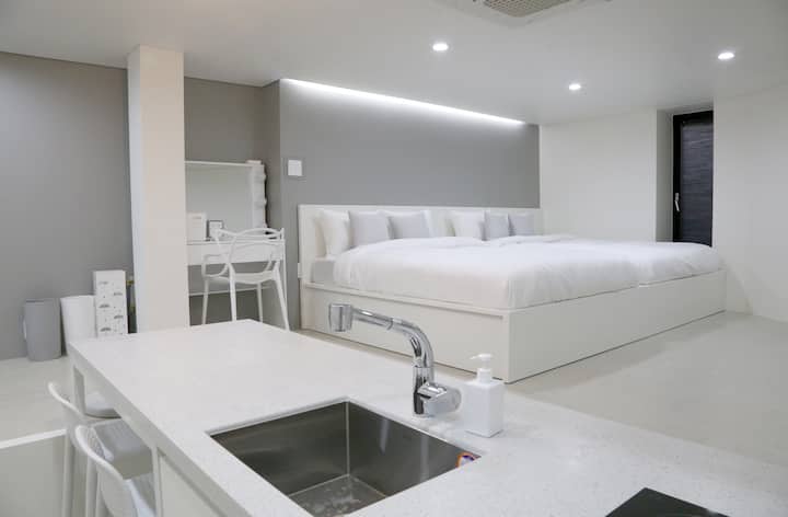 #Space E #단독사용 #서울역 5분 #보드게임 #모던 #깔끔 - Seoul