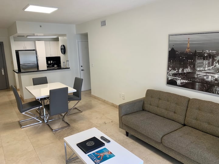 Intimate 1 Br Brickell Condo - Miami