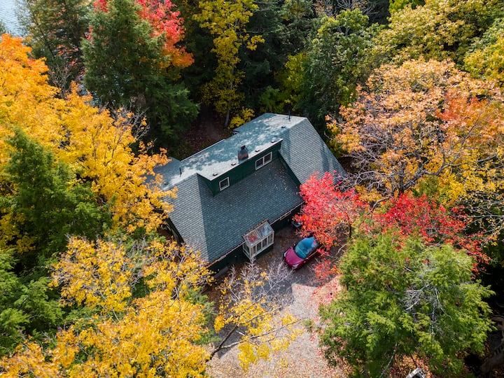 Private Scenic Muskoka Lakefront Cottage (Hot Tub) - Muskoka District Municipality