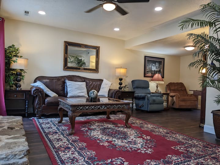 ✪Huntsville Habitat✪ Perfect Long-term  King Bed - Burritt on the Mountain