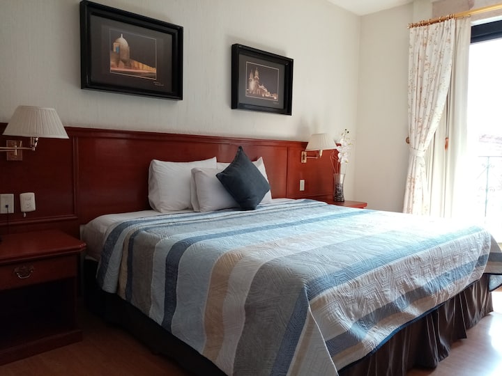 Iluminada Habitación Privada Para 1 A 2 Personas - Morelia