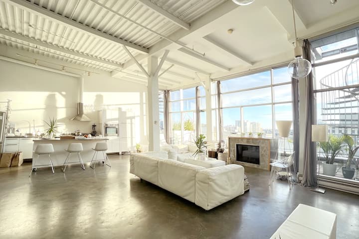 Vancouver loft with fireplace, deck and rooftop. - Lofts for Rent in ...