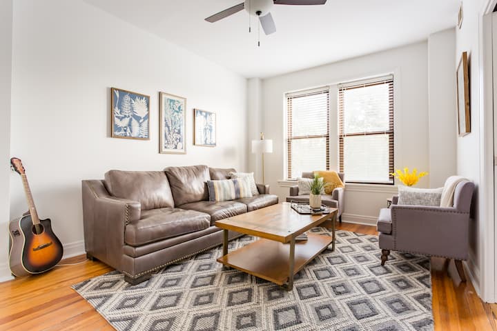 Location And Property Will Not Disappoint! - Hanson Park - Chicago