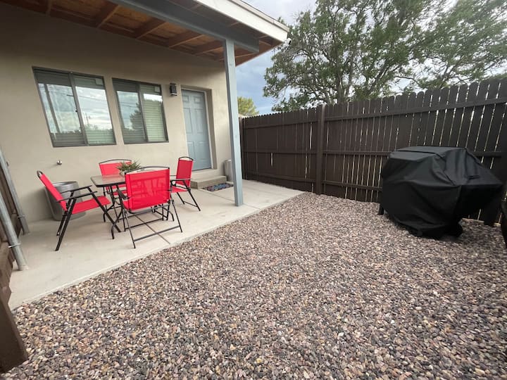 Clean & Cozy 2 Bedroom Bungalow. - Douglas, AZ