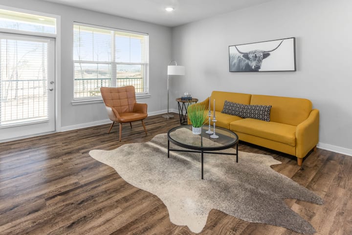 Modern Escape|king Bed|pool - Huntsville, AL