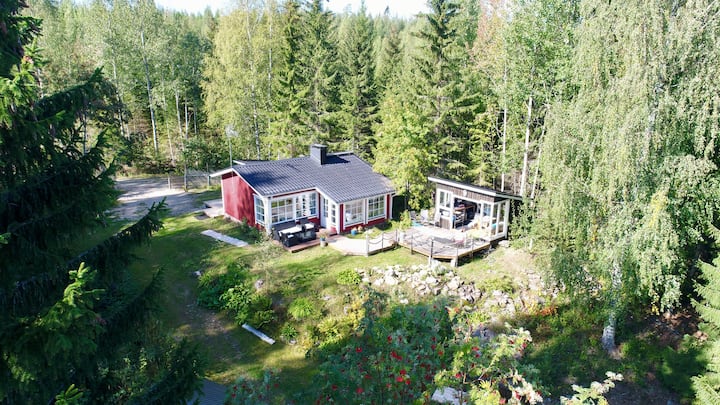 Traditional Cottage  By The Lake, Sauna - Finland