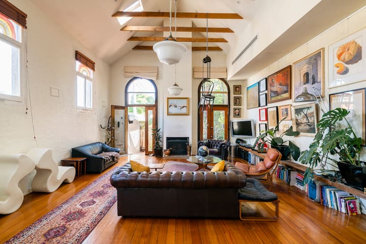 "The Schoolhouse" A Converted School/church Hall. - オーストラリア ブライトン