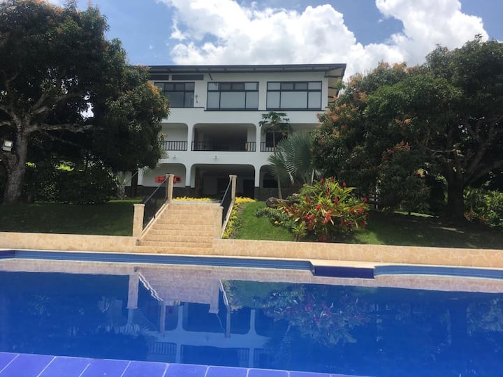 Ven Y Disfruta Del Campo Con Hermosa Vista - Sopetrán