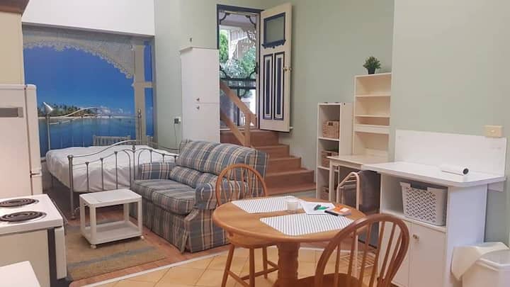 Adorable  Priv 1  Q Bed Suite Fully Self Contained - Frankston