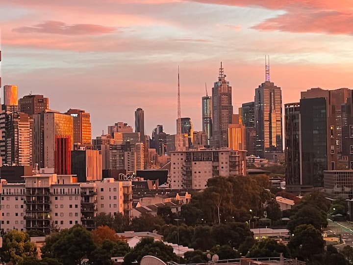 City Views, Lots Of Light, Lush - Australia