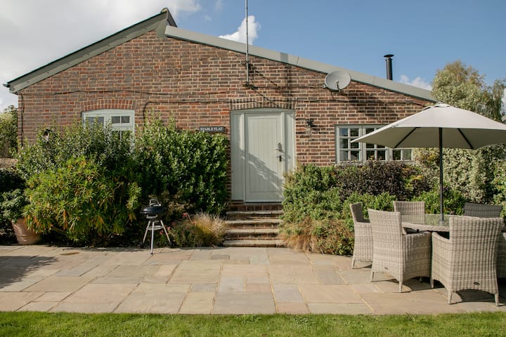 The Stable Flat - Shere