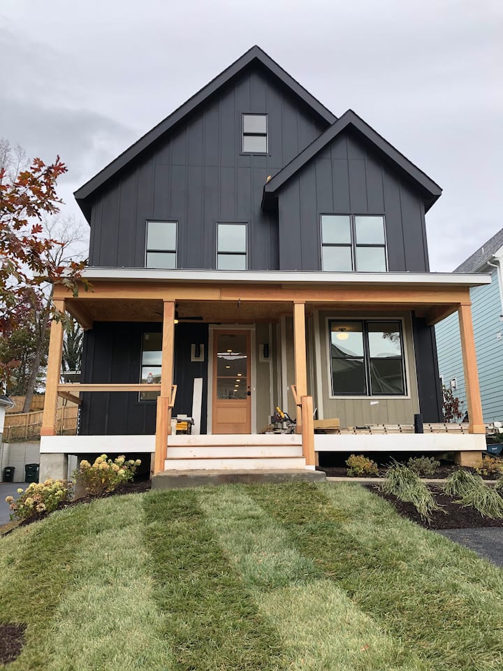 Modern, Bright, Designer Home - Walk To Uva - Charlottesville, VA