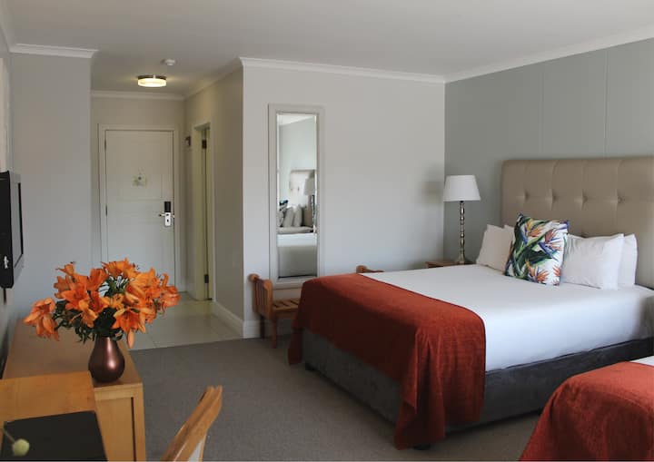 Riverside Hotel -Triple Room - Durban