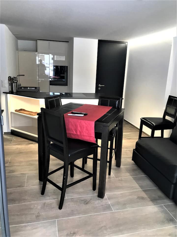 F Confortable Appartement Au Rez-de-chaussée - Saas-Almagell