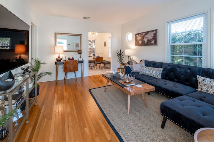 Ideal Culver City Location, Peaceful Oasis. - Culver City