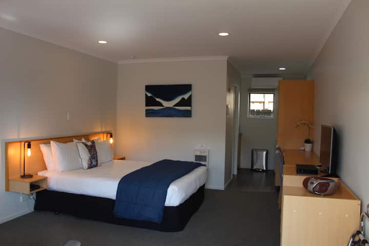 Studio Room At Asure Kaimai View Motel - Katikati