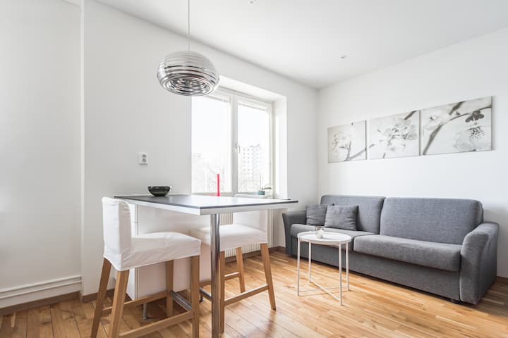 Compact Studio W/ Lakeview In Hip Area - Stockholm