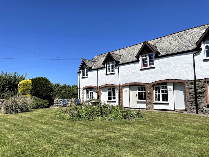 Pooch Friendly Holiday Cottage Near Woolacombe! - Ilfracombe