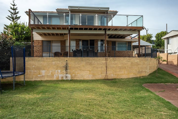 Ocean Views, Spacious, Very Comfortable - Mandurah