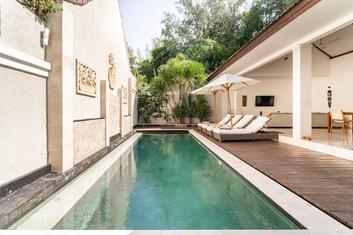 Beachfront 2 Bedroom Deluxe Villa - Gili T - Gili Islands