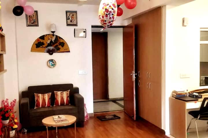 Independent European Style Fully Furnished Studio - Noida