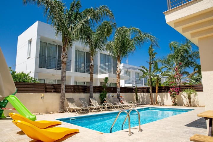 Sunnyvillas: 3br Family Villa Pool Walk To Beach - Паралимни