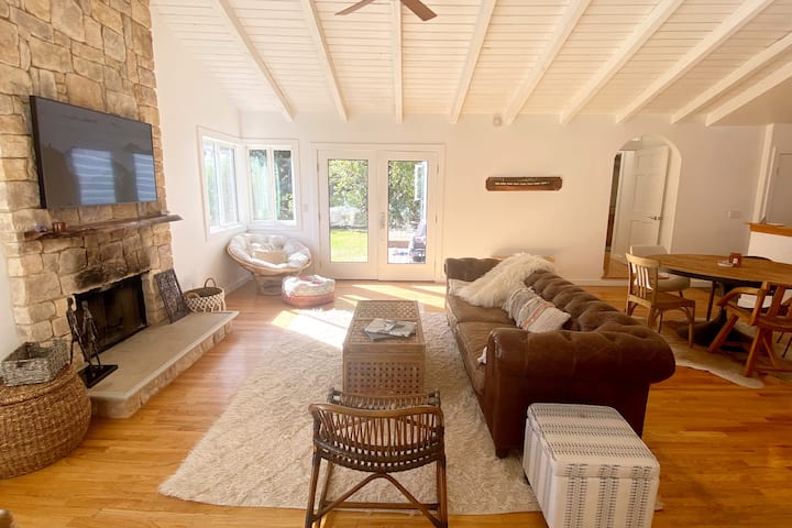 Light & Bright Cabin Home At Topanga Canyon Oasis - Topanga, CA