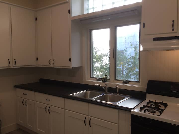 Private Ground Floor 1 Bedroom Suite - Rochester, NY
