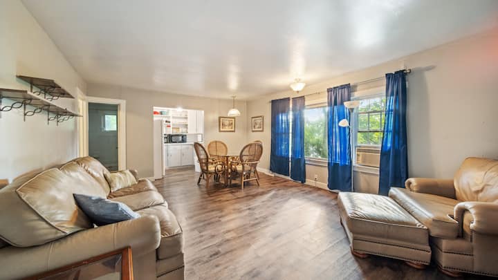 Cozy Cottage With Cabin Look And Lakeview - Michigan's Adventure, Muskegon