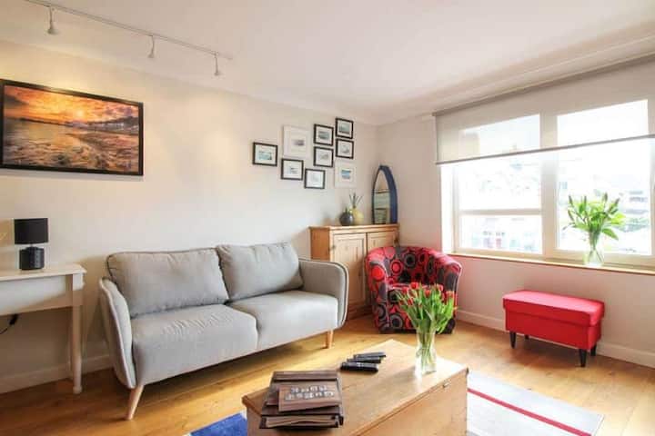 Waterfront Cosy Apartment With A Sea View - St Mawes