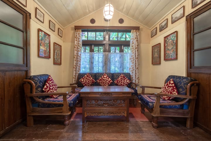 Holumba Haven : Magnolia Cottage Room 3 - Kalimpong