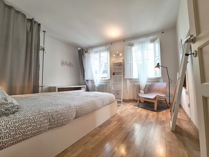 Locali E Vita Di Quartiere A Due Passi Dal Duomo - Floransa