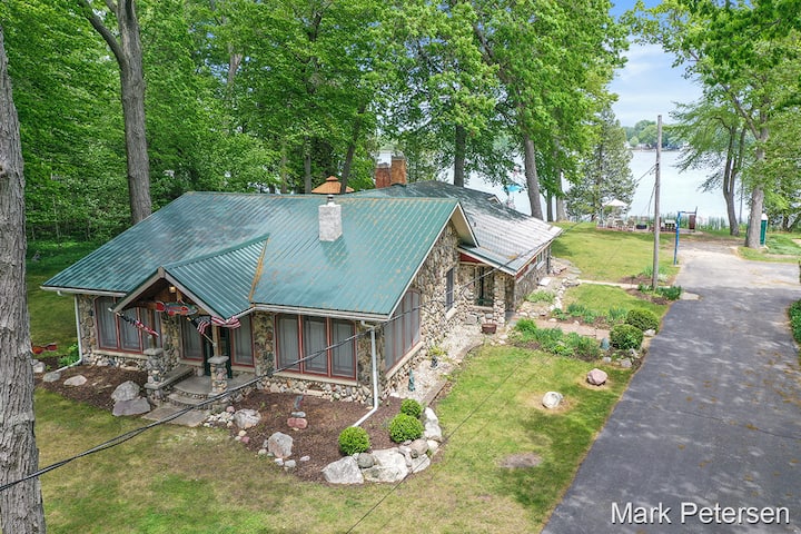 Stony Lodge Estate - Stoney Lake, Stanton